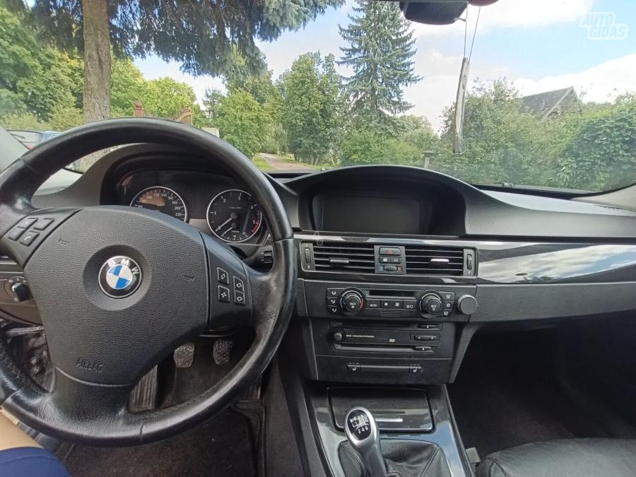 Melns BMW 320 2006 Vilkaviškis, ar dzinēja tilpumu 2.00 L un nobraukumu 400 tūkst. km par 1200 €, foto 4 vietnē AUTOMOTO.COM.LV