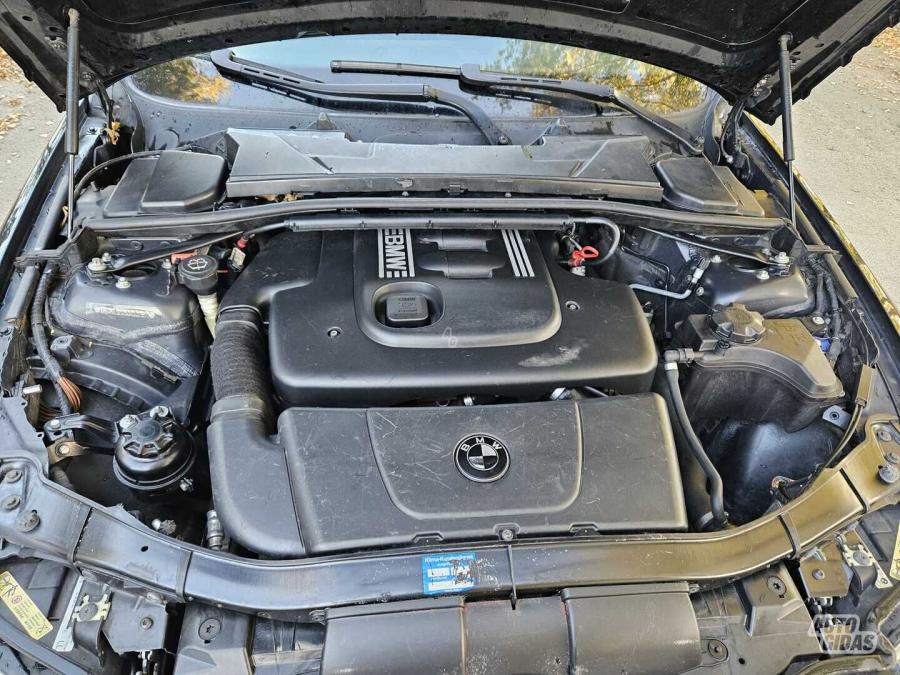 Melns BMW 320 2006 Šakiai, ar dzinēja tilpumu 2.00 L un nobraukumu 360 tūkst. km par 3599 €, foto 13 vietnē AUTOMOTO.COM.LV