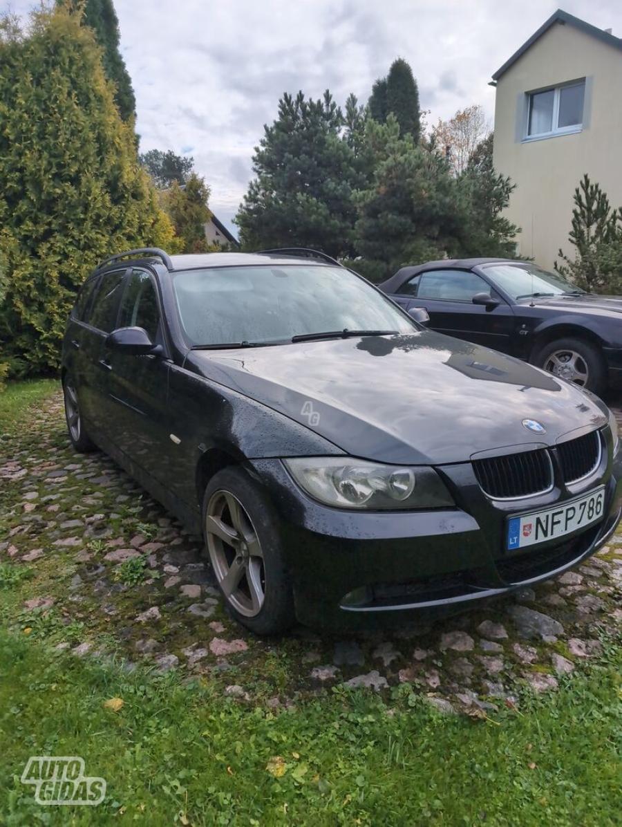 Black BMW 320 2006 in Ukmerge, with an engine capacity of 2.00 L and mileage of 310 thousand km for 1300 €, photo 1 on AUTOMOTO.COM.LV