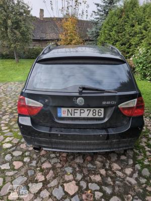 Black BMW 320 2006 in Ukmerge, with an engine capacity of 2.00 L and mileage of 310 thousand km for 1300 €, photo 6 on AUTOMOTO.COM.LV