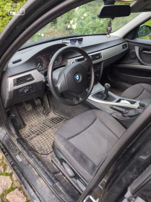 Black BMW 320 2006 in Ukmerge, with an engine capacity of 2.00 L and mileage of 310 thousand km for 1300 €, photo 9 on AUTOMOTO.COM.LV