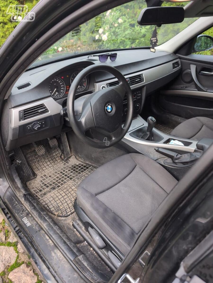 Black BMW 320 2006 in Ukmerge, with an engine capacity of 2.00 L and mileage of 310 thousand km for 1300 €, photo 9 on AUTOMOTO.COM.LV