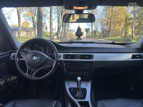 Melns BMW 320 2006 Kauņa, ar dzinēja tilpumu 2.00 L un nobraukumu 260 tūkst. km par 2790 €, foto 10 vietnē AUTOMOTO.COM.LV