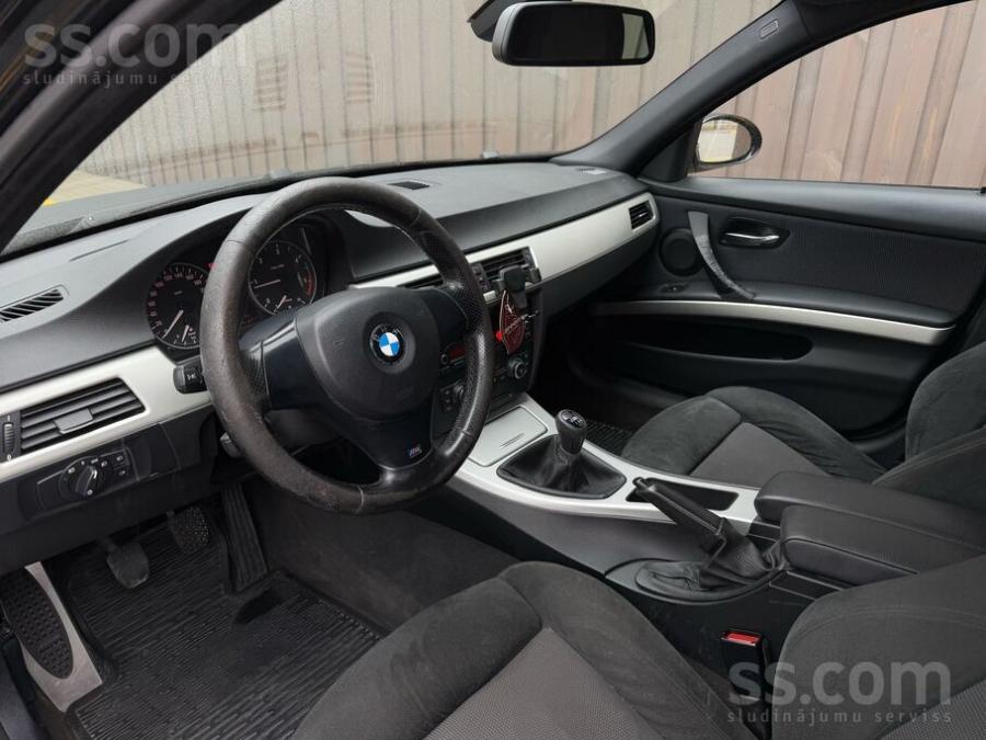 Melns BMW 320 2007 Rīga, ar dzinēja tilpumu 2.00 L un nobraukumu 345 tūkst. km par 3590 €, foto 12 vietnē AUTOMOTO.COM.LV