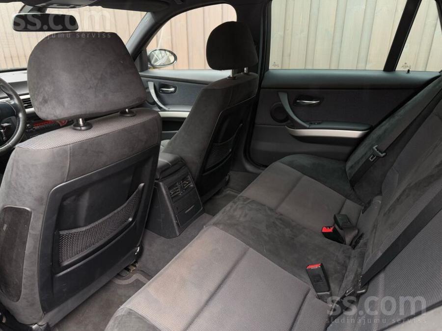 Melns BMW 320 2007 Rīga, ar dzinēja tilpumu 2.00 L un nobraukumu 345 tūkst. km par 3590 €, foto 13 vietnē AUTOMOTO.COM.LV