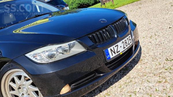 Black BMW 320 2007 in Jelgava, with an engine capacity of 2.00 L and mileage of 318 thousand km for 3690 €, photo 5 on AUTOMOTO.COM.LV