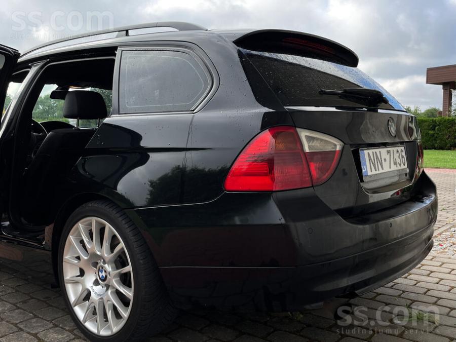 Black BMW 320 2007 in Riga, with an engine capacity of 2.00 L and mileage of 295 thousand km for 2500 €, photo 3 on AUTOMOTO.COM.LV