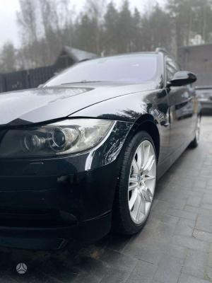 Black BMW 320 2007 in Vilnius, with an engine capacity of 2.00 L and mileage of 281 thousand km for 4199 €, photo 11 on AUTOMOTO.COM.LV
