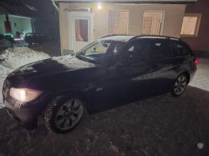 Melns BMW 320 2007 Viļņa, ar dzinēja tilpumu 2.00 L un nobraukumu 280 tūkst. km par 2950 €, foto 2 vietnē AUTOMOTO.COM.LV