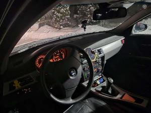 Melns BMW 320 2007 Viļņa, ar dzinēja tilpumu 2.00 L un nobraukumu 280 tūkst. km par 2950 €, foto 5 vietnē AUTOMOTO.COM.LV