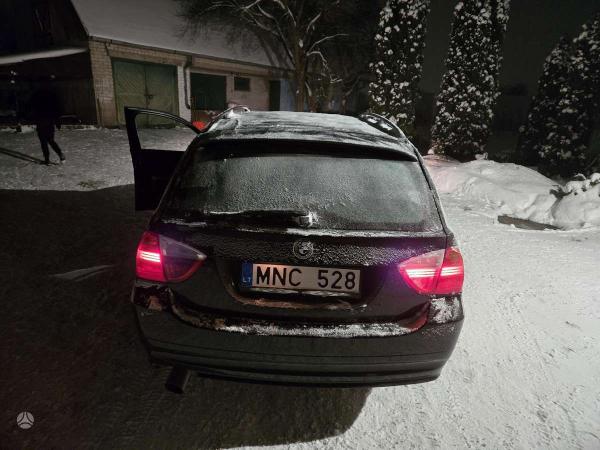 Black BMW 320 2007 in Vilnius, with an engine capacity of 2.00 L and mileage of 280 thousand km for 2950 €, photo 10 on AUTOMOTO.COM.LV