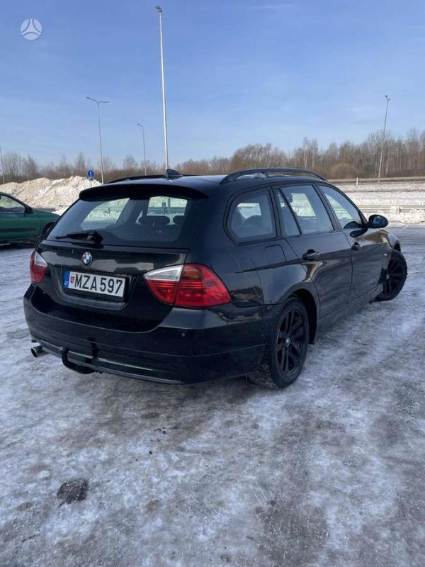 Melns BMW 320 2007 Kauņa, ar dzinēja tilpumu 2.00 L un nobraukumu 340 tūkst. km par 2850 €, foto 3 vietnē AUTOMOTO.COM.LV