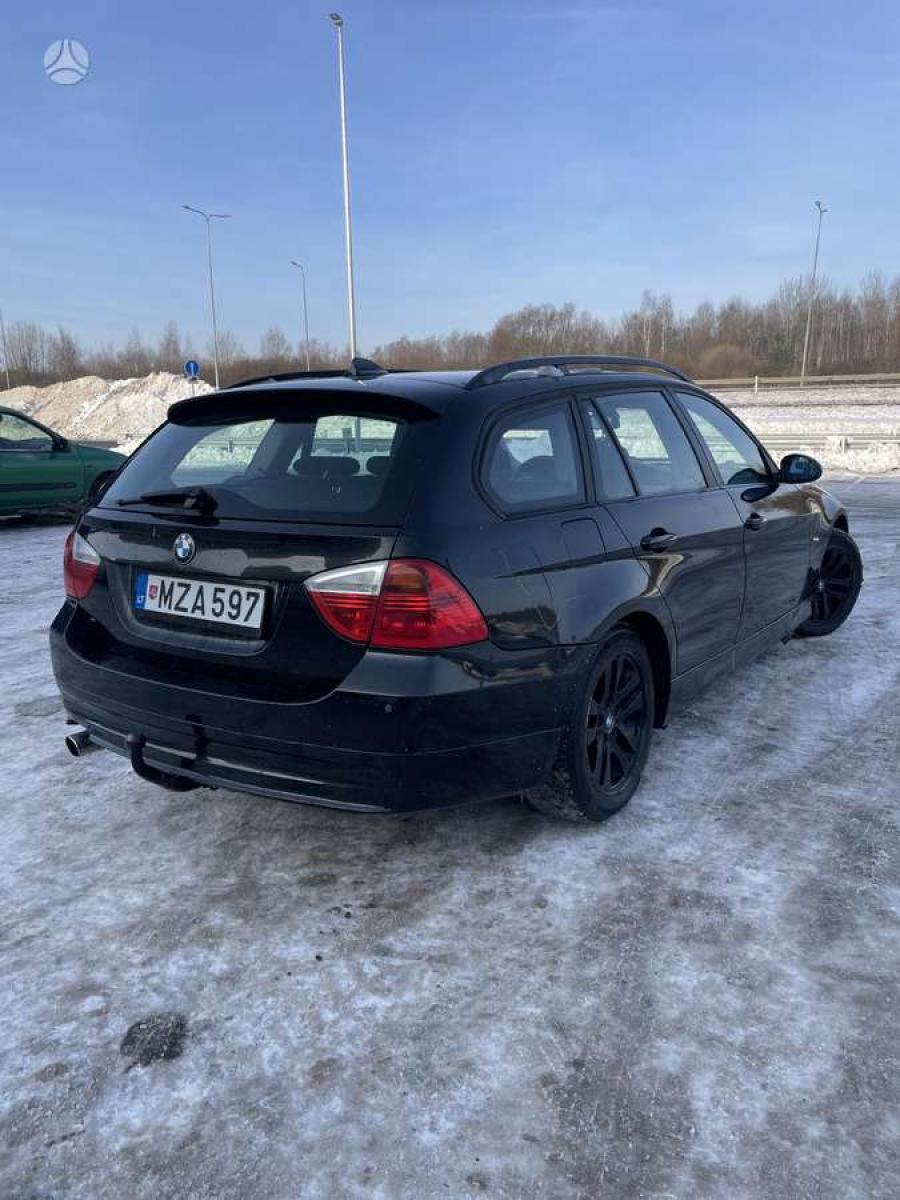 Melns BMW 320 2007 Kauņa, ar dzinēja tilpumu 2.00 L un nobraukumu 340 tūkst. km par 2850 €, foto 3 vietnē AUTOMOTO.COM.LV