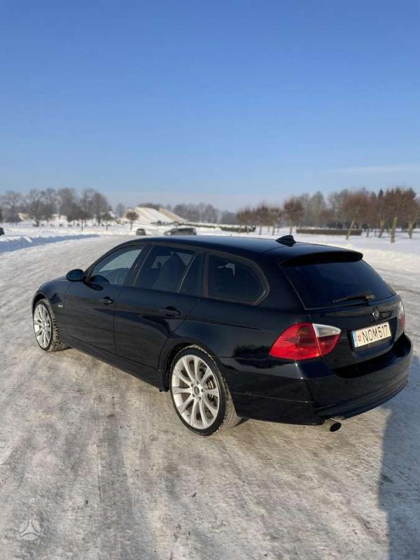 Black BMW 320 2007 in Kaunas, with an engine capacity of 2.00 L and mileage of 313 thousand km for 3800 €, photo 3 on AUTOMOTO.COM.LV