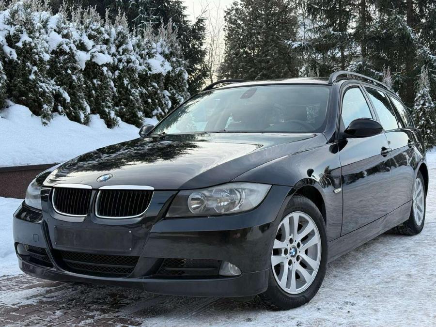 Black BMW 320 2007 in Utena, with an engine capacity of 2.00 L and mileage of 263 thousand km for 3350 €, photo 2 on AUTOMOTO.COM.LV