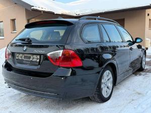Black BMW 320 2007 in Utena, with an engine capacity of 2.00 L and mileage of 263 thousand km for 3350 €, photo 6 on AUTOMOTO.COM.LV