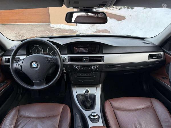 Melns BMW 320 2007 Utena, ar dzinēja tilpumu 2.00 L un nobraukumu 263 tūkst. km par 3350 €, foto 10 vietnē AUTOMOTO.COM.LV
