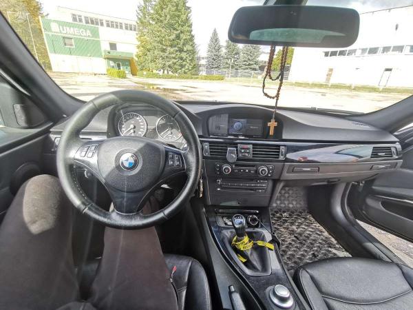 Black BMW 320 2007 in Utena, with an engine capacity of 2.00 L and mileage of 390 thousand km for 3200 €, photo 2 on AUTOMOTO.COM.LV