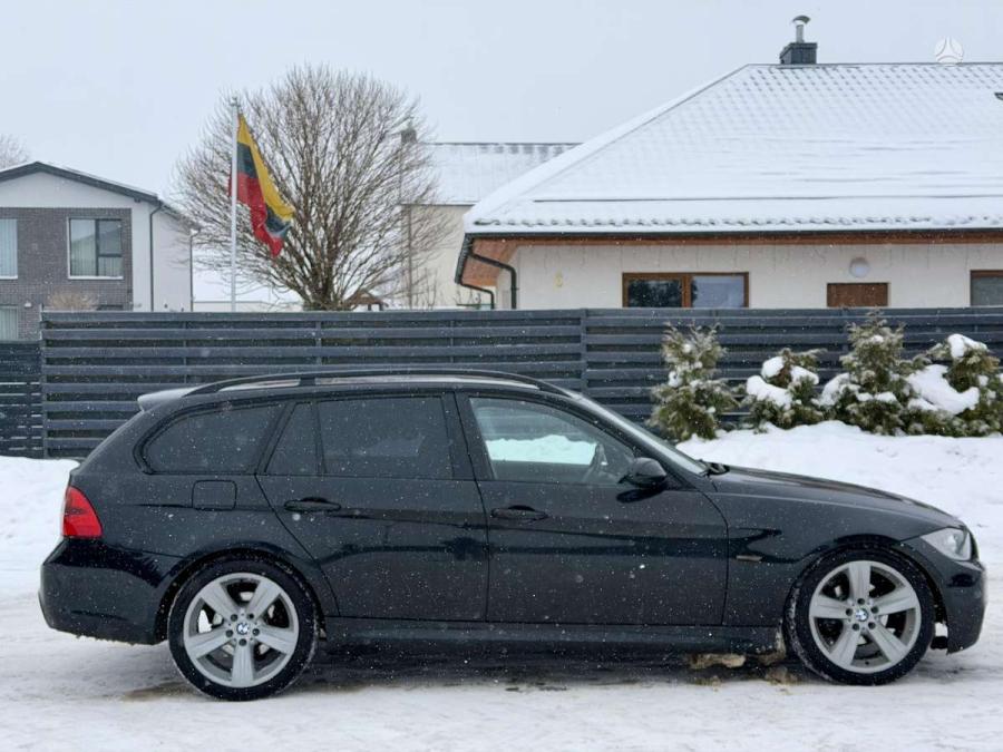 Black BMW 320 2007 in Vilnius, with an engine capacity of 2.00 L and mileage of 330 thousand km for 3150 €, photo 2 on AUTOMOTO.COM.LV