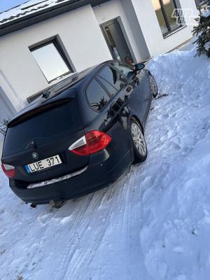 Melns BMW 320 2007 Kretinga, ar dzinēja tilpumu 2.00 L un nobraukumu 378 tūkst. km par 3200 €, foto  vietnē AUTOMOTO.COM.LV