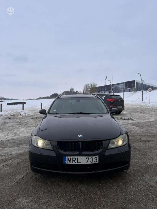 Black BMW 320 2007 in Panevezys, with an engine capacity of 2.00 L and mileage of 420 thousand km for 3600 €, photo 4 on AUTOMOTO.COM.LV