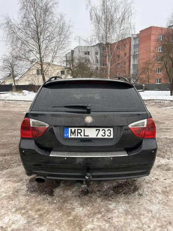 Black BMW 320 2007 in Panevezys, with an engine capacity of 2.00 L and mileage of 420 thousand km for 3600 €, photo 5 on AUTOMOTO.COM.LV