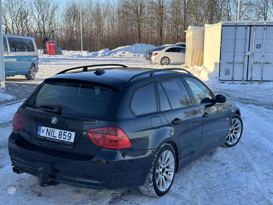 Melns BMW 320 2007 Šauļi, ar dzinēja tilpumu 2.00 L un nobraukumu 360 tūkst. km par 2650 €, foto 2 vietnē AUTOMOTO.COM.LV
