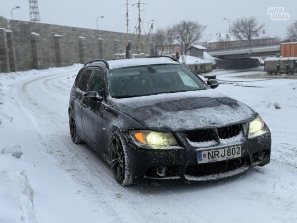 Melns BMW 320 2007 Klaipėda, ar dzinēja tilpumu 2.00 L un nobraukumu 398 tūkst. km par 4100 €, foto 6 vietnē AUTOMOTO.COM.LV