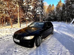Black BMW 320 2007 in Kursenai, with an engine capacity of 2.00 L and mileage of 378 thousand km for 3000 €, photo 3 on AUTOMOTO.COM.LV