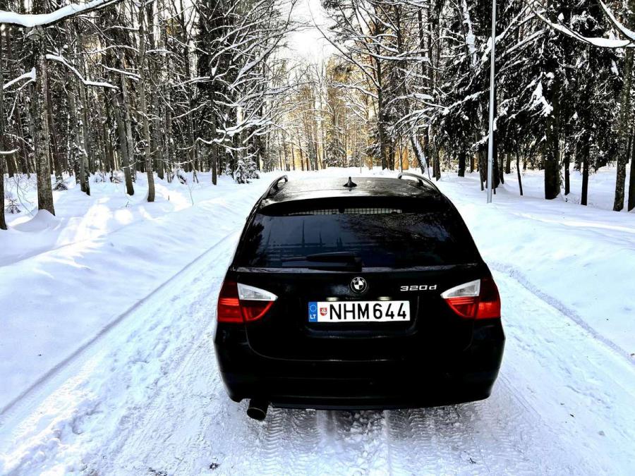 Melns BMW 320 2007 Kuršėnai, ar dzinēja tilpumu 2.00 L un nobraukumu 378 tūkst. km par 3000 €, foto 11 vietnē AUTOMOTO.COM.LV