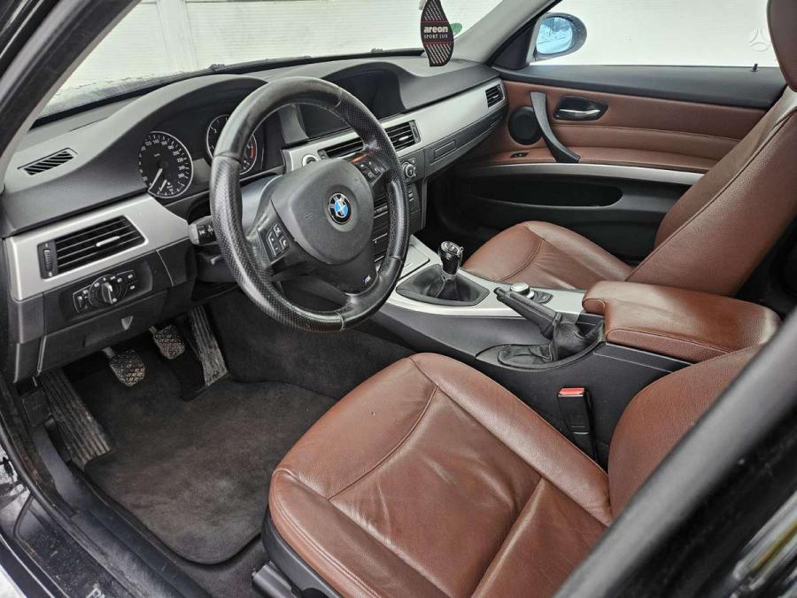 Melns BMW 320 2007 Klaipėda, ar dzinēja tilpumu 2.00 L un nobraukumu 335 tūkst. km par 3500 €, foto 14 vietnē AUTOMOTO.COM.LV