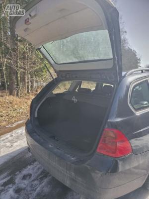 Black BMW 320 2007 in Kaunas, with an engine capacity of 1.80 L and mileage of 257 thousand km for 1500 €, photo 6 on AUTOMOTO.COM.LV