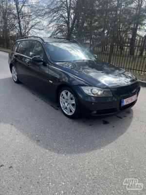Black BMW 320 2007 in Kaunas, with an engine capacity of 2.00 L and mileage of 450 thousand km for 2950 €, photo 4 on AUTOMOTO.COM.LV