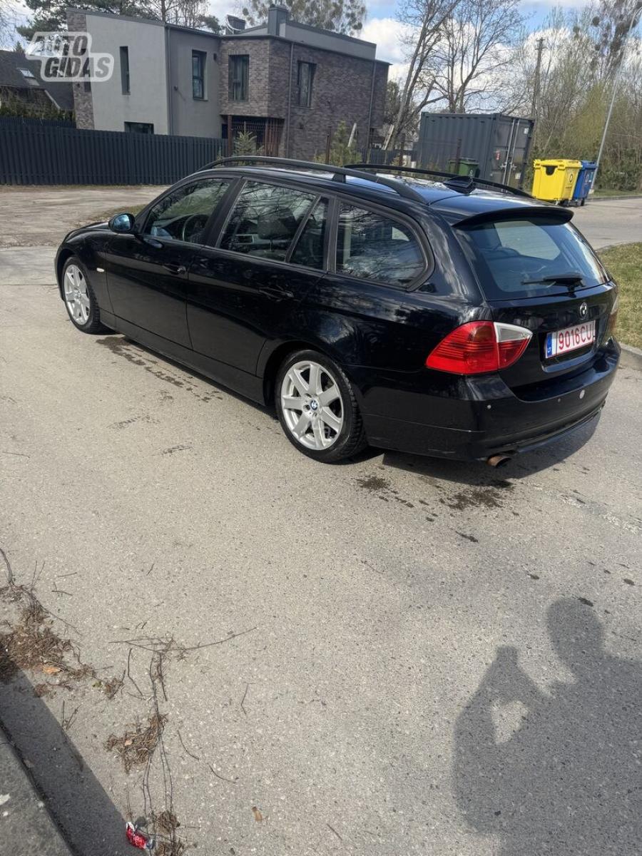 Black BMW 320 2007 in Kaunas, with an engine capacity of 2.00 L and mileage of 450 thousand km for 2950 €, photo 9 on AUTOMOTO.COM.LV