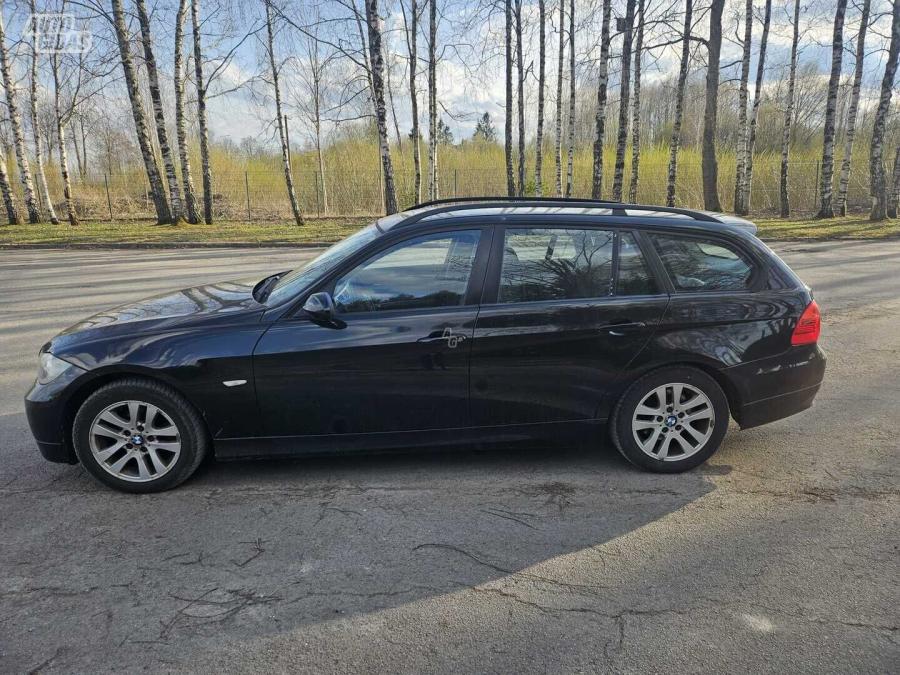 Black BMW 320 2007 in Sakiai, with an engine capacity of 2.00 L and mileage of 312 thousand km for 1600 €, photo 9 on AUTOMOTO.COM.LV