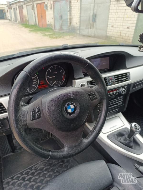 Black BMW 320 2007 in Druskininkai, with an engine capacity of 2.00 L and mileage of 347 thousand km for 3300 €, photo 9 on AUTOMOTO.COM.LV