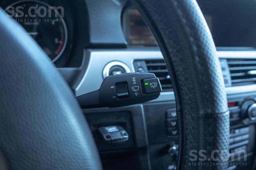 Melns BMW 320 2007 Liepāja, ar dzinēja tilpumu 2.00 L un nobraukumu 299 tūkst. km par 3950 €, foto 24 vietnē AUTOMOTO.COM.LV