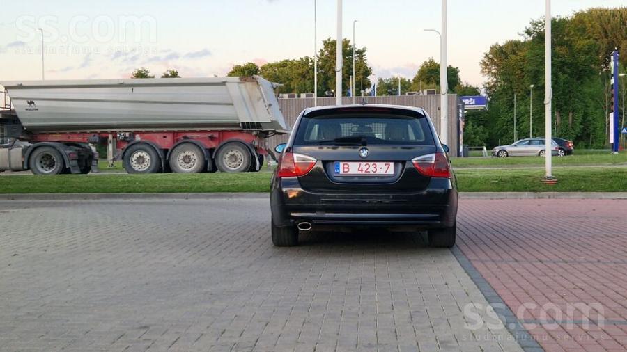 Melns BMW 320 2007 Jelgava, ar dzinēja tilpumu 2.00 L un nobraukumu 283 tūkst. km par 4150 €, foto 8 vietnē AUTOMOTO.COM.LV