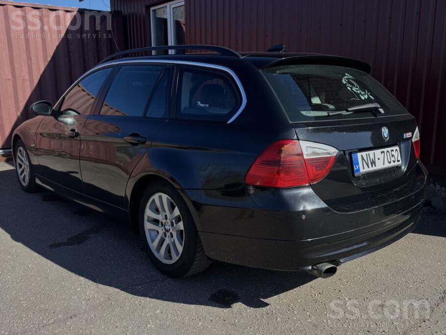 Black BMW 320 2007 in Liepaja, with an engine capacity of 2.00 L and mileage of 330 thousand km for 3950 €, photo 3 on AUTOMOTO.COM.LV