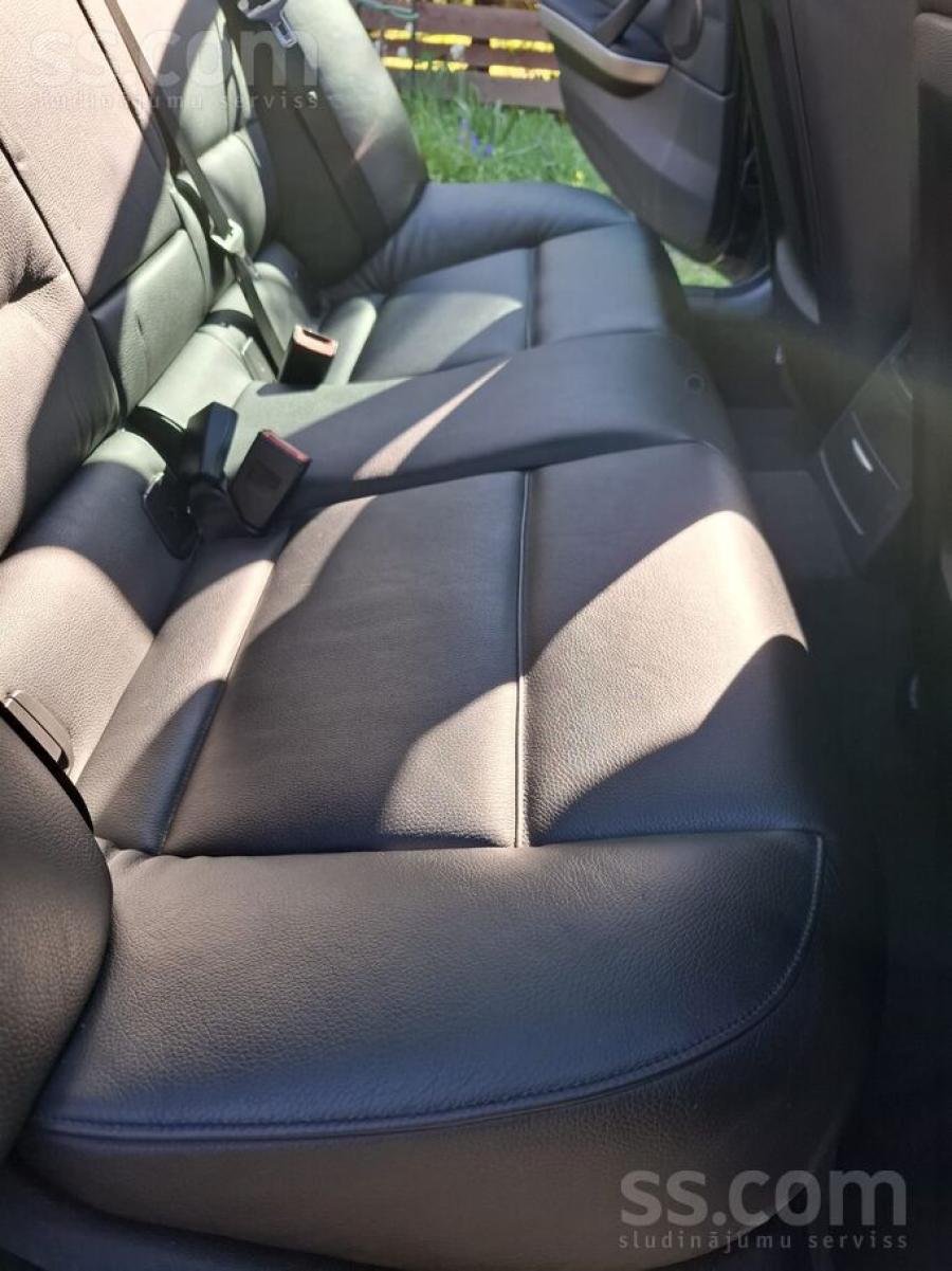 Black BMW 320 2007 in Riga, with an engine capacity of 2.00 L and mileage of 269 thousand km for 2800 €, photo 12 on AUTOMOTO.COM.LV