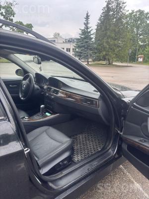 Melns BMW 320 2007 Aizkraukle, ar dzinēja tilpumu 2.00 L un nobraukumu 320 tūkst. km par 3700 €, foto 7 vietnē AUTOMOTO.COM.LV
