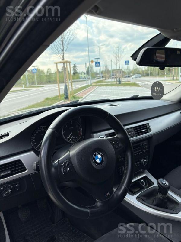 Black BMW 320 2007 in Jelgava, with an engine capacity of 2.00 L and mileage of 430 thousand km for 2700 €, photo 10 on AUTOMOTO.COM.LV