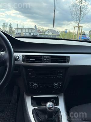 Melns BMW 320 2007 Jelgava, ar dzinēja tilpumu 2.00 L un nobraukumu 430 tūkst. km par 2700 €, foto 12 vietnē AUTOMOTO.COM.LV