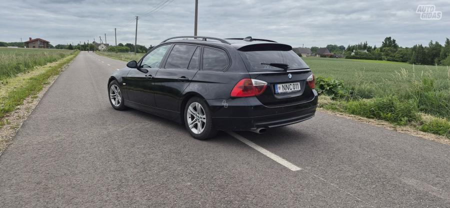Melns BMW 320 2007 Kauņa, ar dzinēja tilpumu 2.00 L un nobraukumu 361 tūkst. km par 2600 €, foto 4 vietnē AUTOMOTO.COM.LV