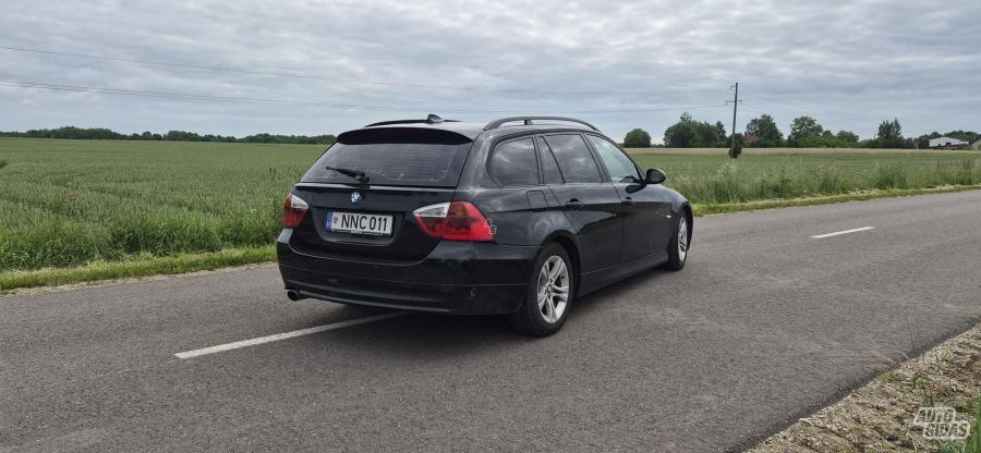 Melns BMW 320 2007 Kauņa, ar dzinēja tilpumu 2.00 L un nobraukumu 361 tūkst. km par 2600 €, foto 5 vietnē AUTOMOTO.COM.LV