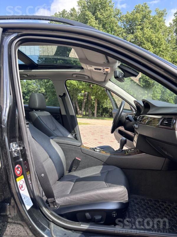 Black BMW 320 2007 in Aizkraukle, with an engine capacity of 2.00 L and mileage of 321 thousand km for 3600 €, photo 7 on AUTOMOTO.COM.LV