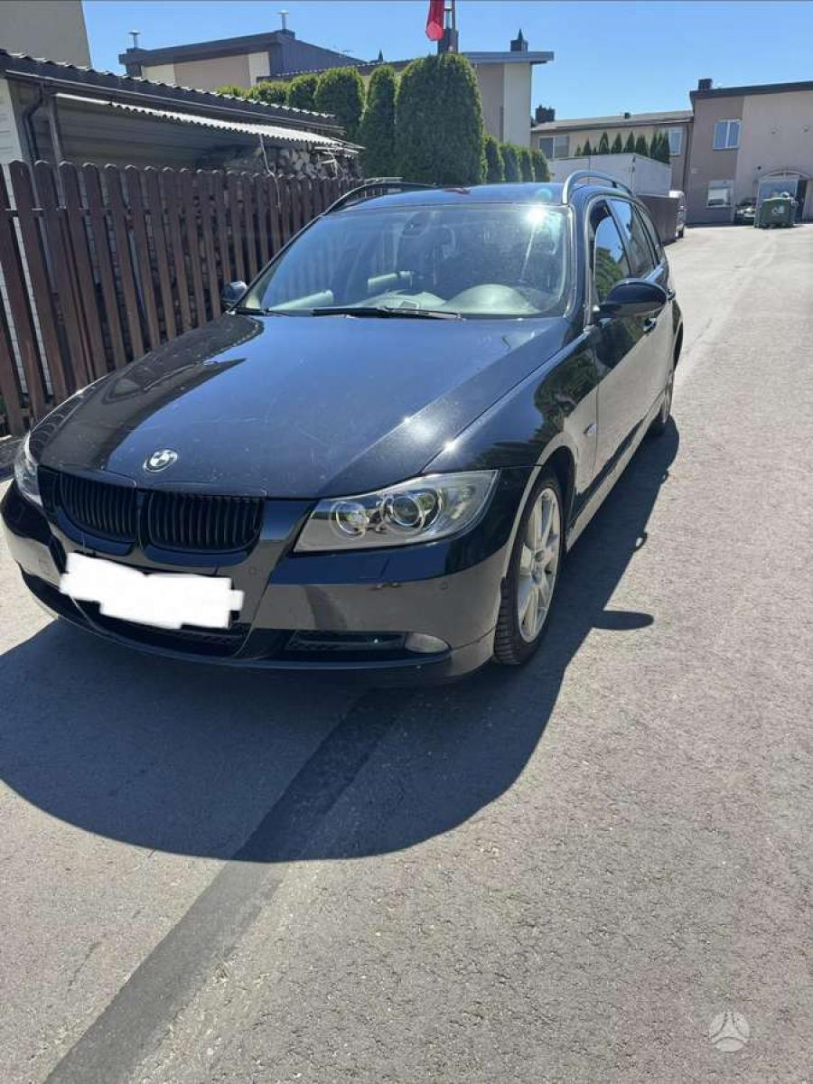 Black BMW 320 2007 in Kaunas, with an engine capacity of 2.00 L and mileage of 450 thousand km for 2900 €, photo 1 on AUTOMOTO.COM.LV