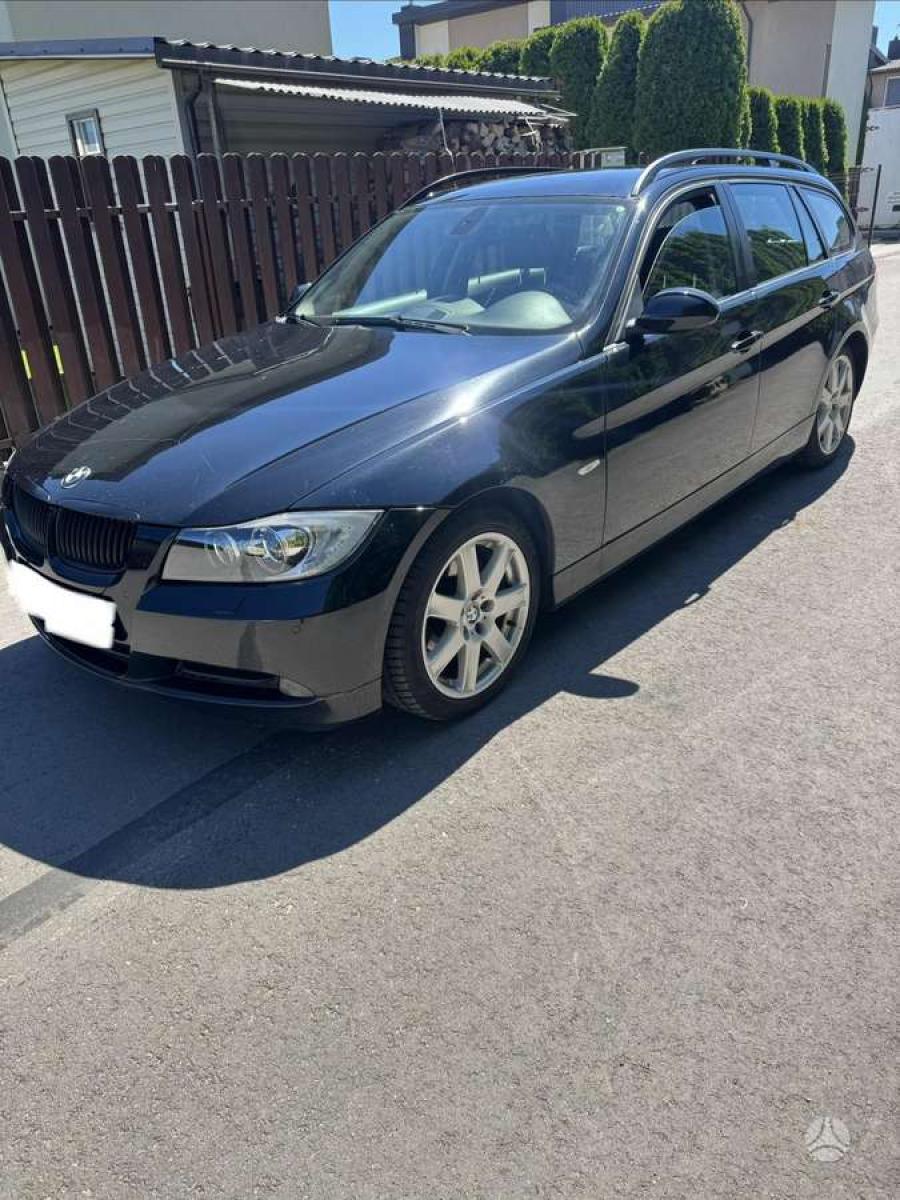 Black BMW 320 2007 in Kaunas, with an engine capacity of 2.00 L and mileage of 450 thousand km for 2900 €, photo 3 on AUTOMOTO.COM.LV