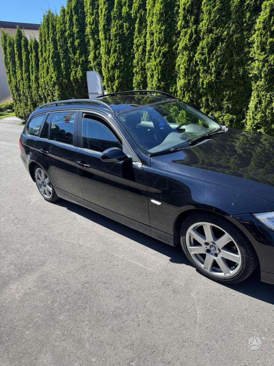 Black BMW 320 2007 in Kaunas, with an engine capacity of 2.00 L and mileage of 450 thousand km for 2900 €, photo 5 on AUTOMOTO.COM.LV