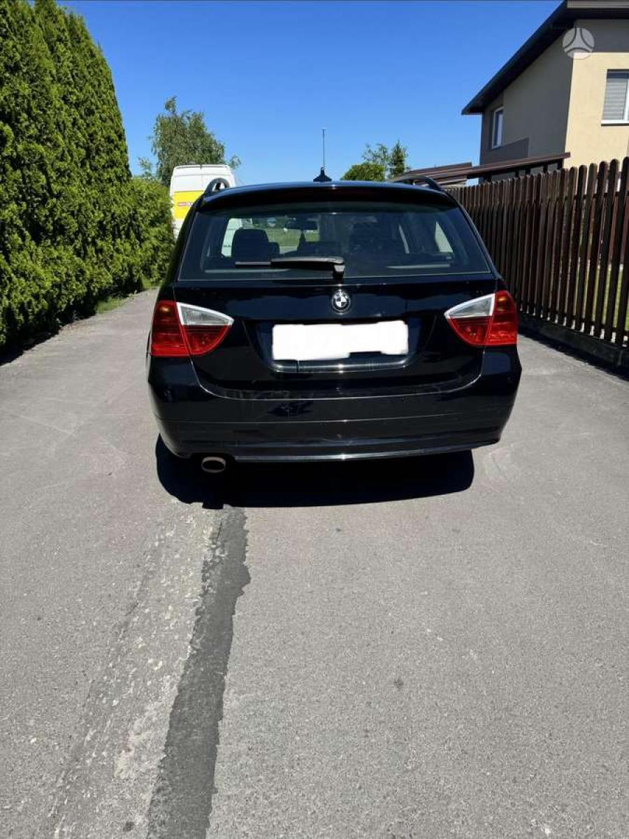 Black BMW 320 2007 in Kaunas, with an engine capacity of 2.00 L and mileage of 450 thousand km for 2900 €, photo 7 on AUTOMOTO.COM.LV